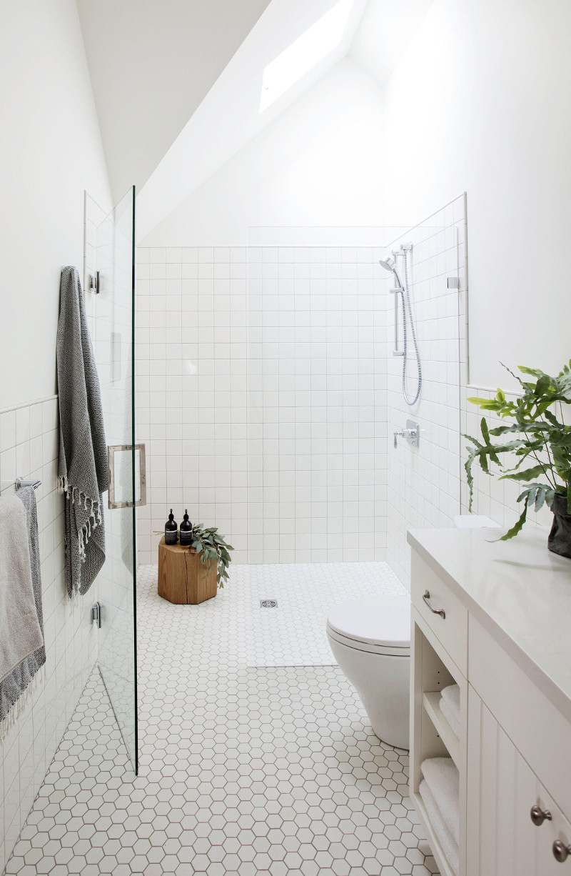 27+ Hexagon Bathroom Tile Ideas to Make You Throw Shapes