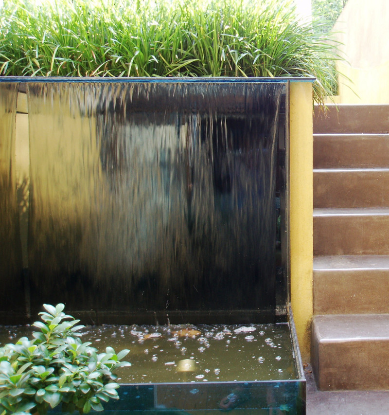 31+ Outdoor Water Wall Ideas That Deliver the Wow Factor in 2025