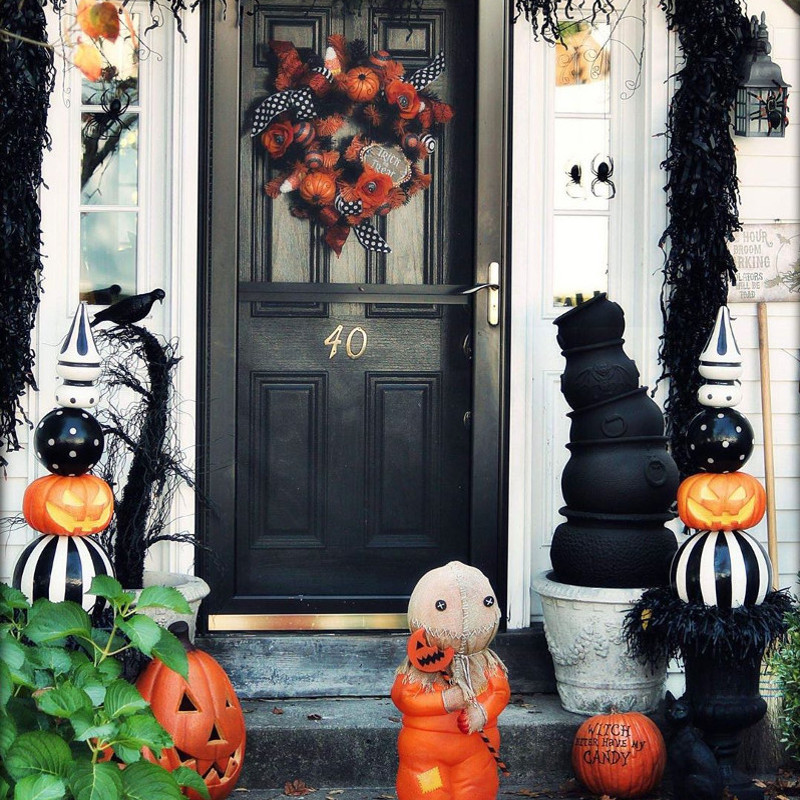17+ Halloween Front Door Decorations That Rock in 2022 | Houszed