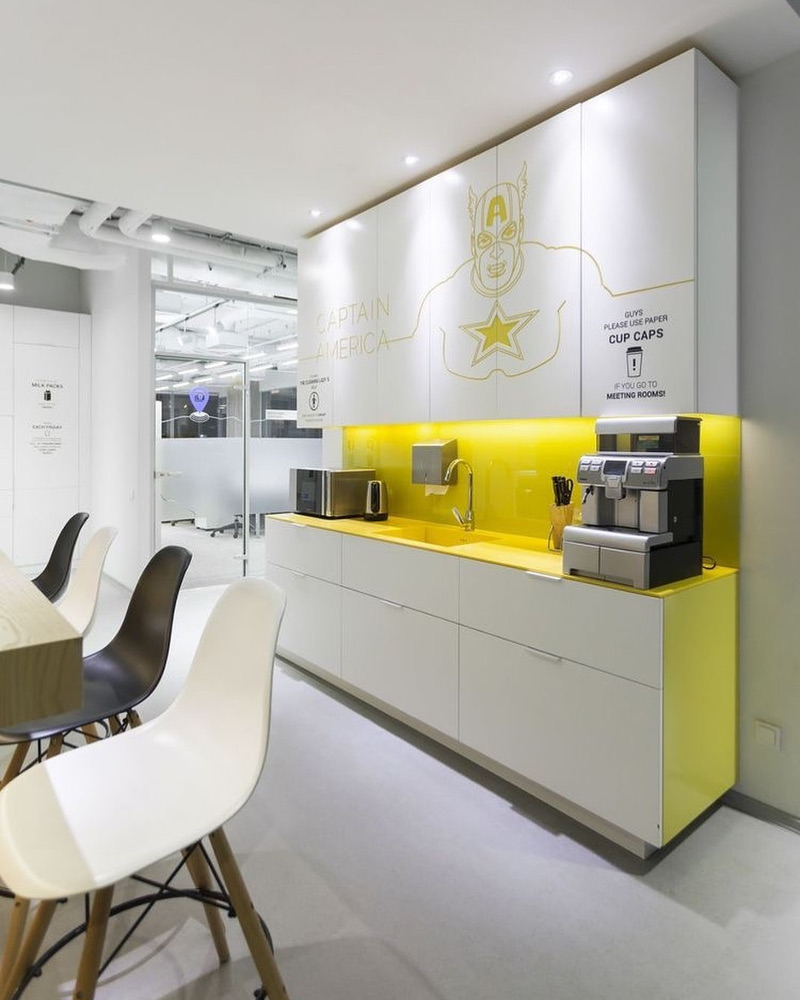 26+ Yellow Kitchen Ideas That Make the Sun Shine Indoors | Houszed