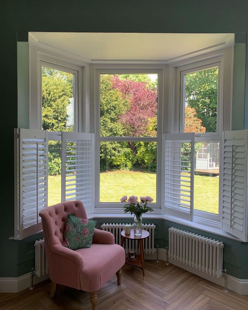 39+ Bay Window Decorating Ideas That Impress in 2025 | Houszed