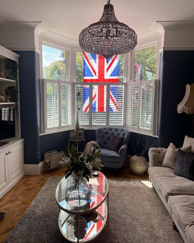 39+ Bay Window Decorating Ideas That Impress in 2025 | Houszed