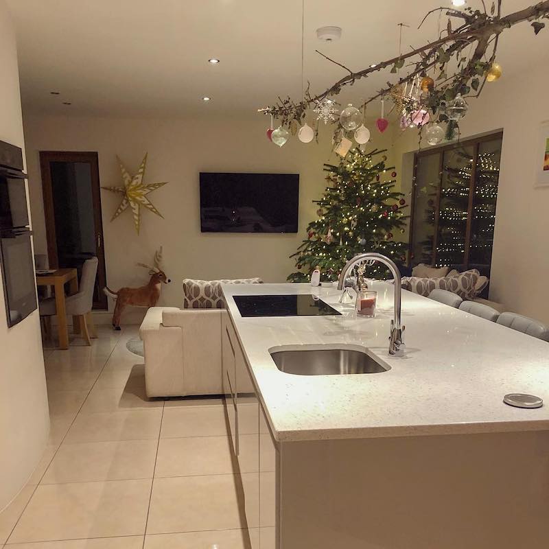 19+ Tree Branches Decoration Ideas That Will Surprise You in 2025 | Houszed