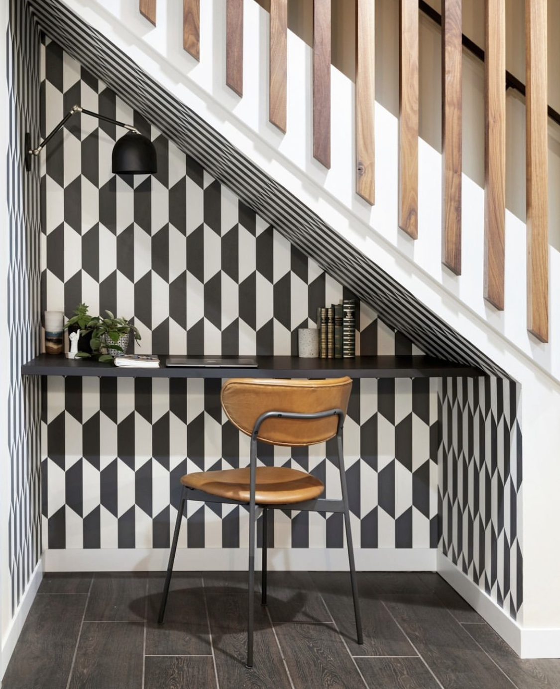 33+ Wonderful Floating Desk Ideas for Your Home Office in 2025