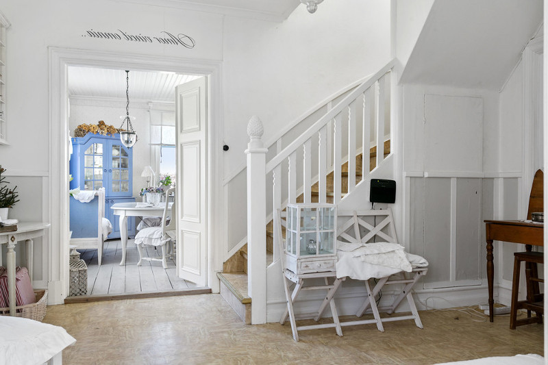 17+ Shabby Chic Hallway Ideas That Please the Eye in 2025 | Houszed