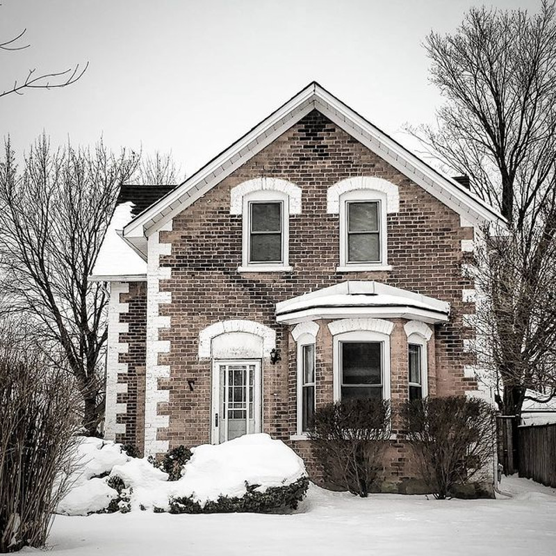 27+ Gable Roof Ideas That Add Value in 2025 | Houszed