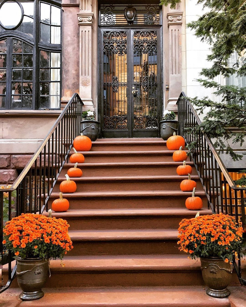 17+ Halloween Front Door Decorations That Rock in 2025 | Houszed