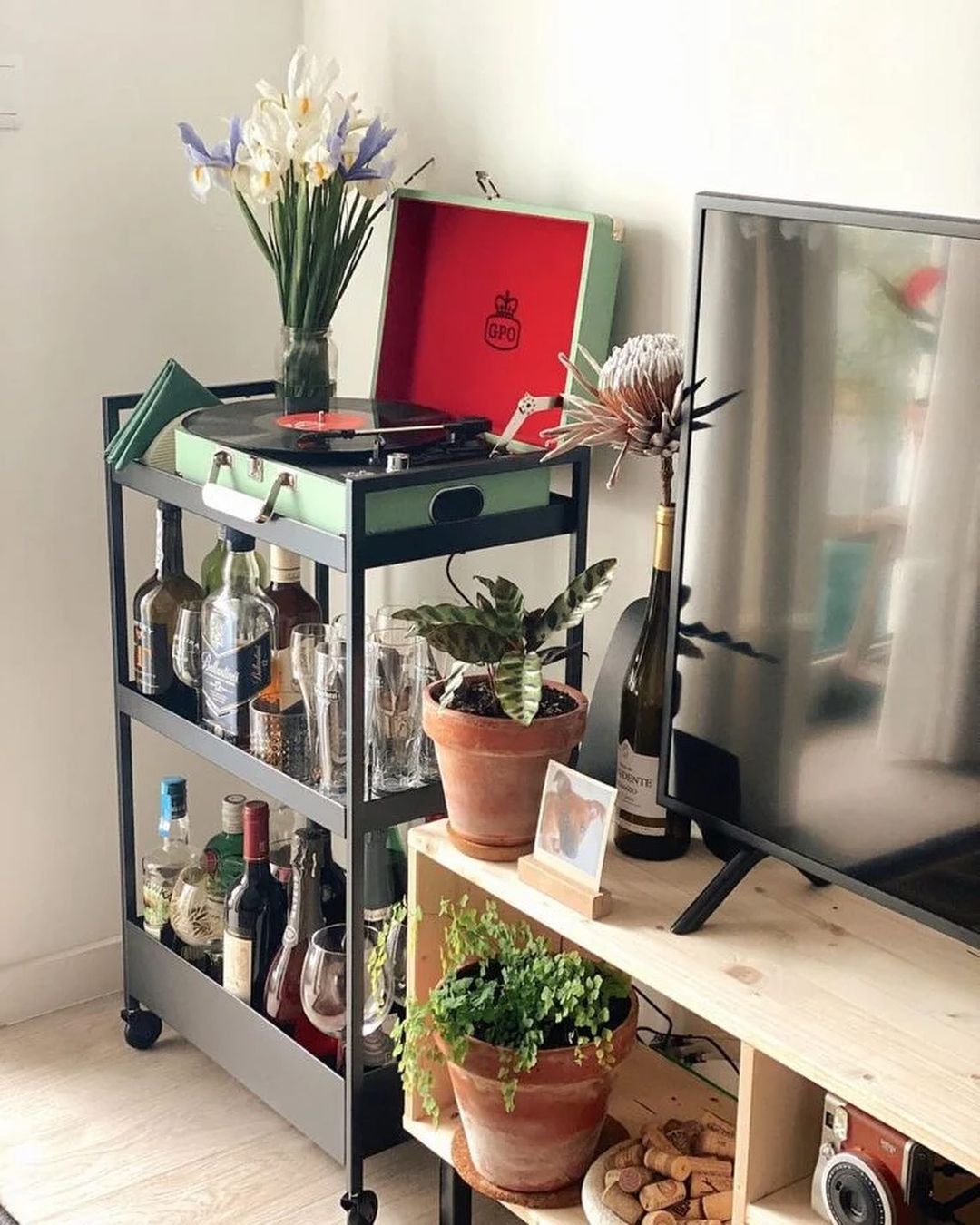 27+ Mini Bar Ideas That Will Make Your Friends Jealous in 2024 | Houszed