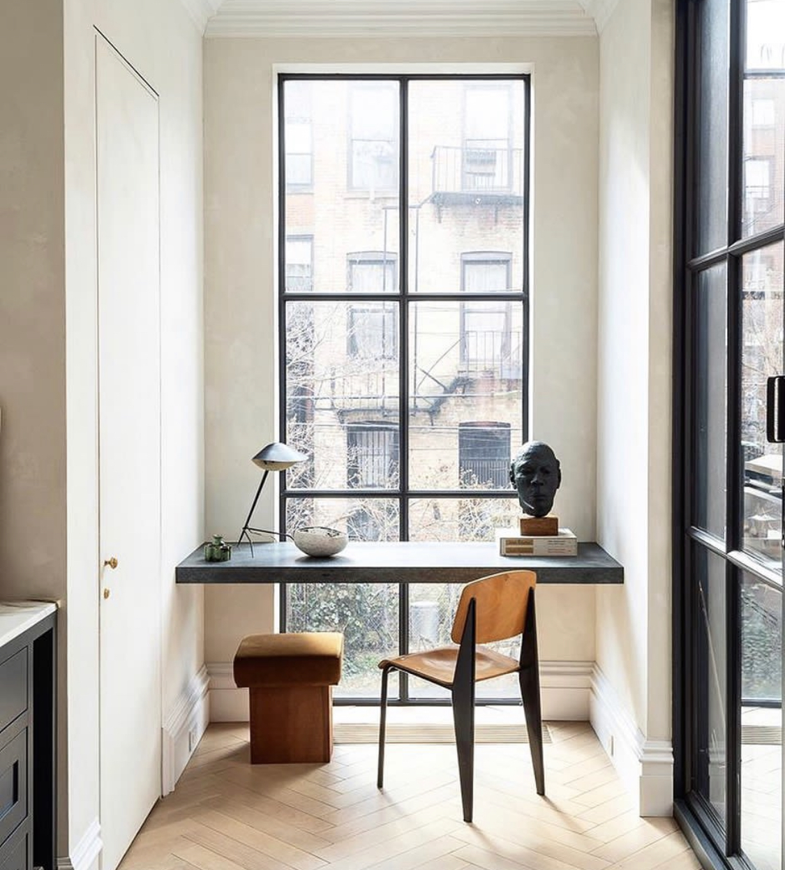 33+ Wonderful Floating Desk Ideas for Your Home Office in 2025