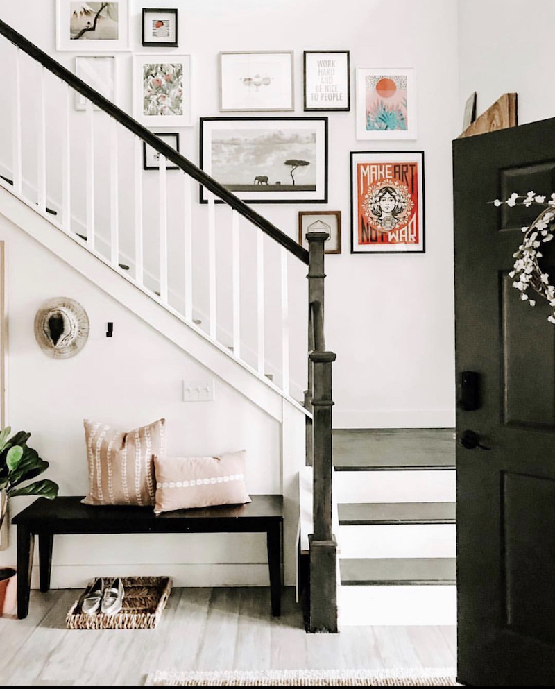 43+ Staircase Gallery Wall Ideas That Are Picture Perfect in 2025