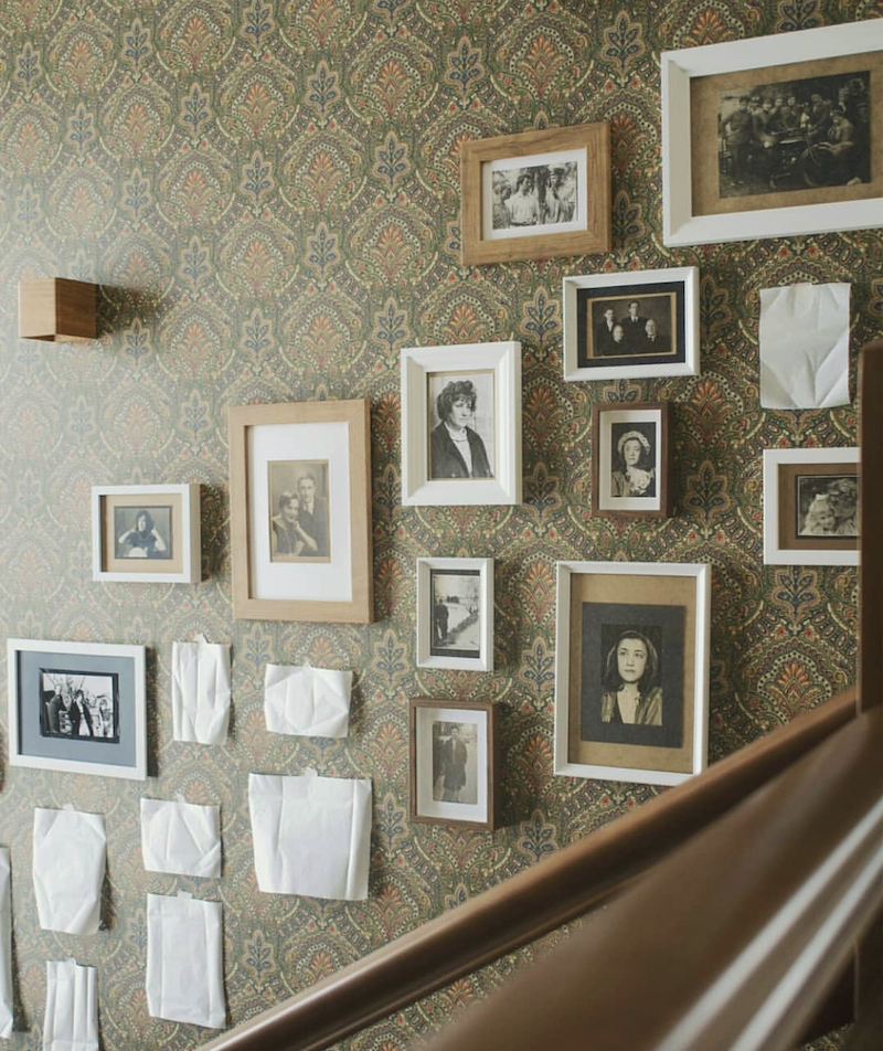 43+ Staircase Gallery Wall Ideas That Are Picture Perfect in 2025