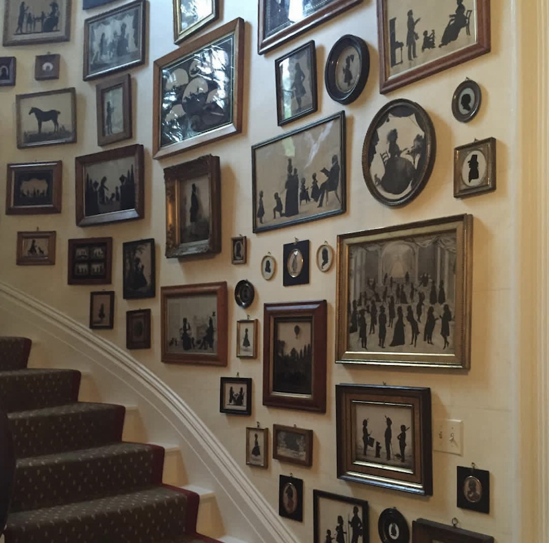 43+ Staircase Gallery Wall Ideas That Are Picture Perfect in 2025