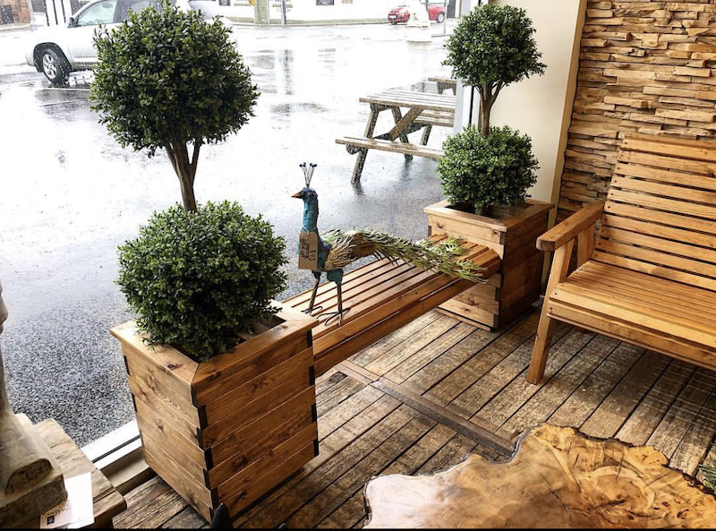 27+ Planter Bench Ideas That Make You Want to Sit Down in 2025 | Houszed