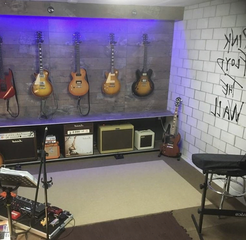 33+ Guitar Room Ideas That Hit The Right Note in 2025 | Houszed