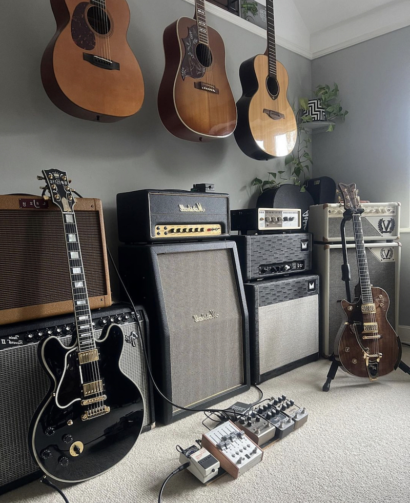 33+ Guitar Room Ideas That Hit The Right Note in 2025 | Houszed