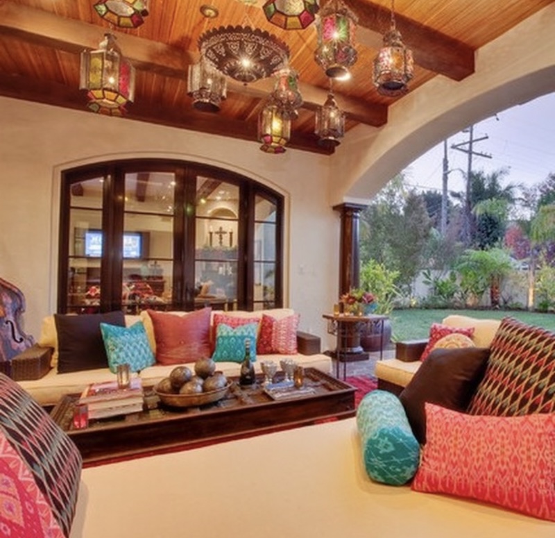 17+ Moroccan Living Room Ideas to Get the Look in 2025 | Houszed