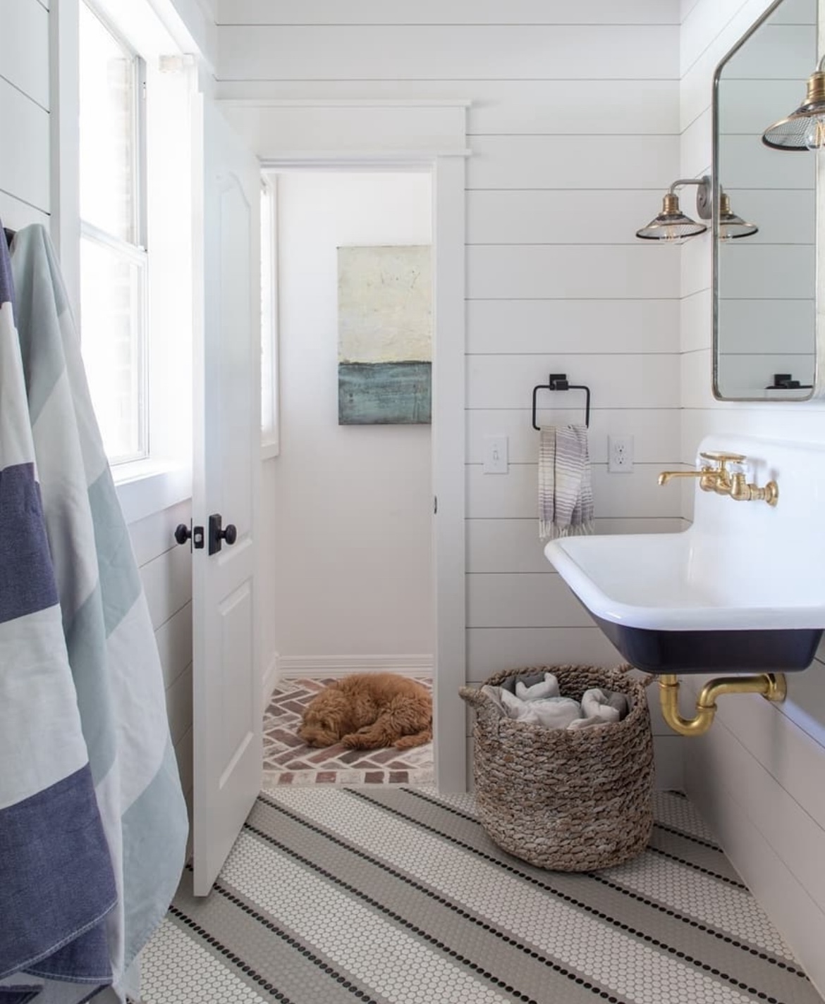 Shoreline Chic: 33+ Coastal Cottage Bathroom Ideas That Capture Seaside ...